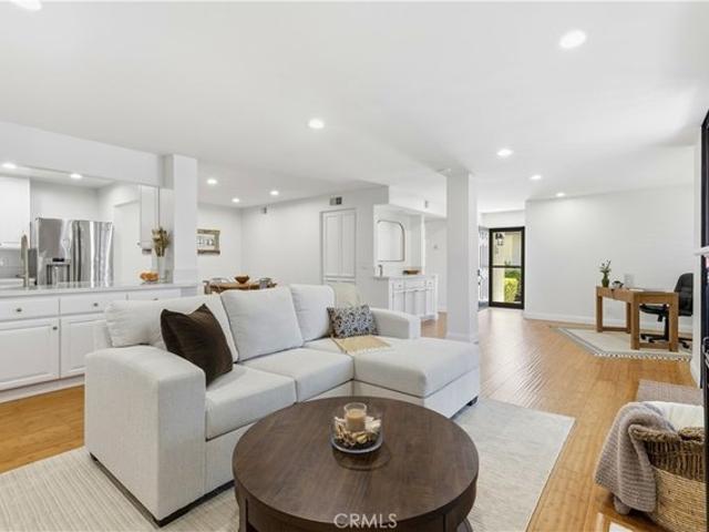 2234 Martinique Ln, Oxnard, CA 93035