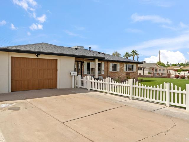 2234 N 74th Way