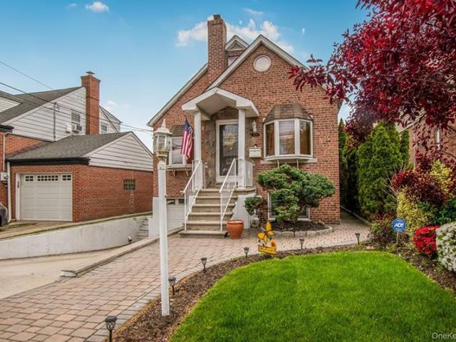 2234 Kingsland Ave, Bronx, NY 10469