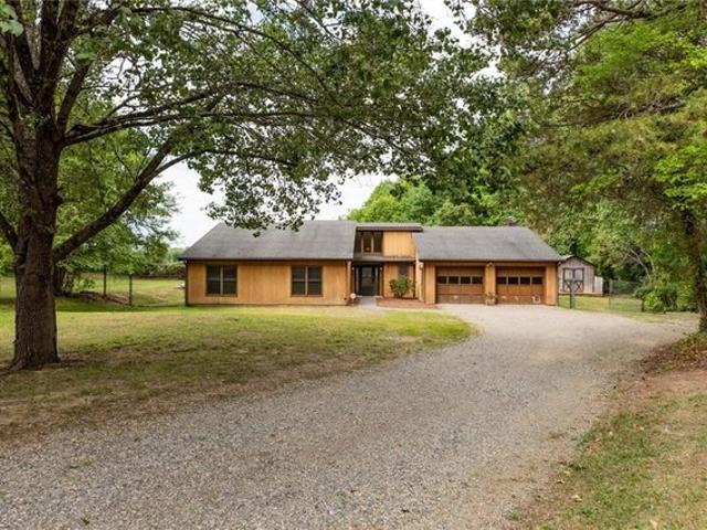 2234 Venus Rd, Kernersville, NC 27284