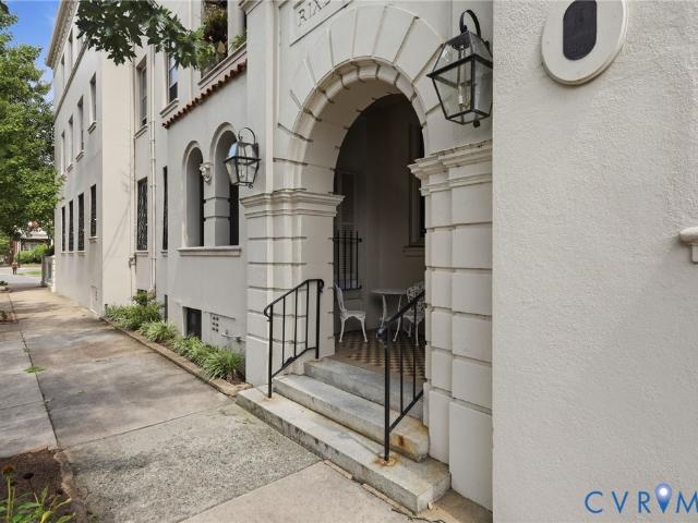 2235 Monument Avenue U8