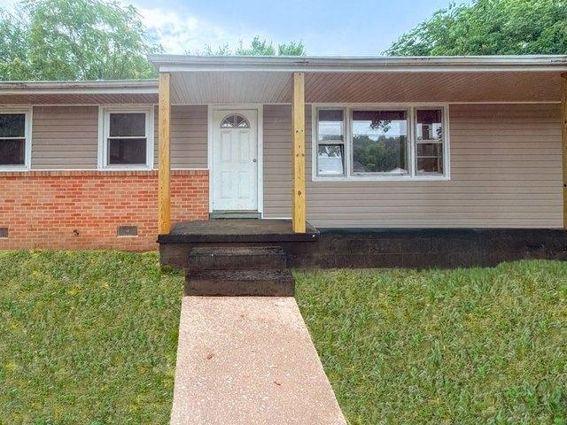 2235 N Whitehill Dr, Petersburg, VA 23803
