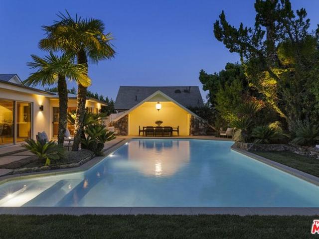 2235 Chislehurst Dr, Los Angeles, CA 90027