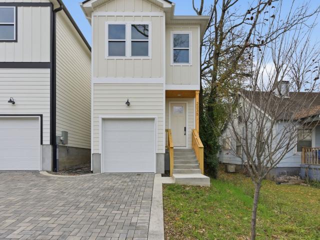 2235 Cruzen St