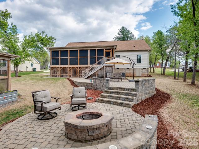2235 Picnic Drive