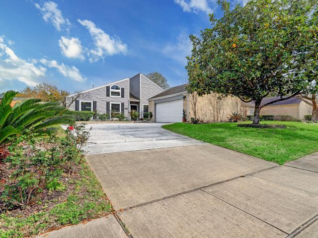 2235 Round Lake Drive