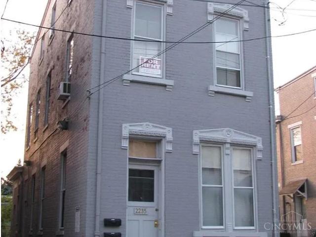 2235 Victor Street