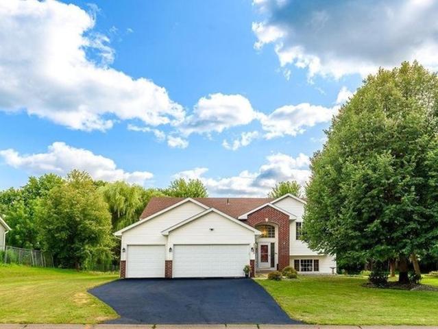 22363 Jed Dr, Rogers, MN 55374