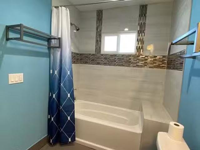 22360 Welby Way Houses in Woodland Hills, CA