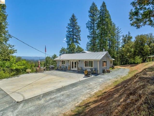 22361 Hells Hollow Rd S, Groveland, CA 95321