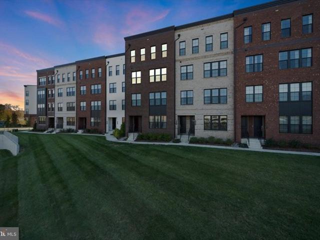 22361 Roanoke Rise Ter, Ashburn, VA 20148