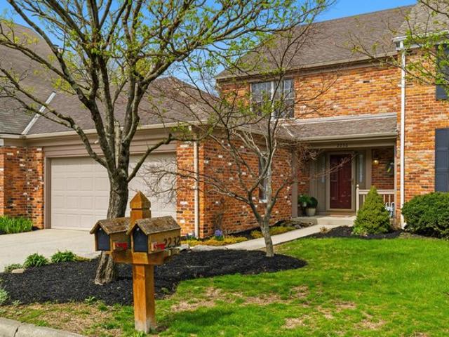 2236 Adner Ct, Upper Arlington, OH 43220