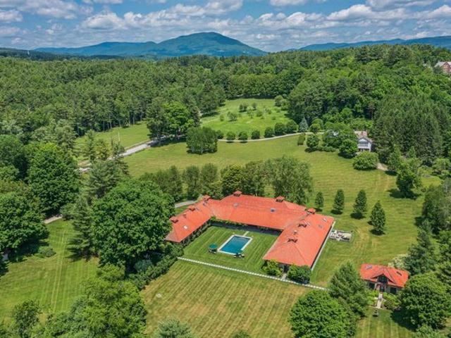 2236 River Rd, Manchester, VT 05255