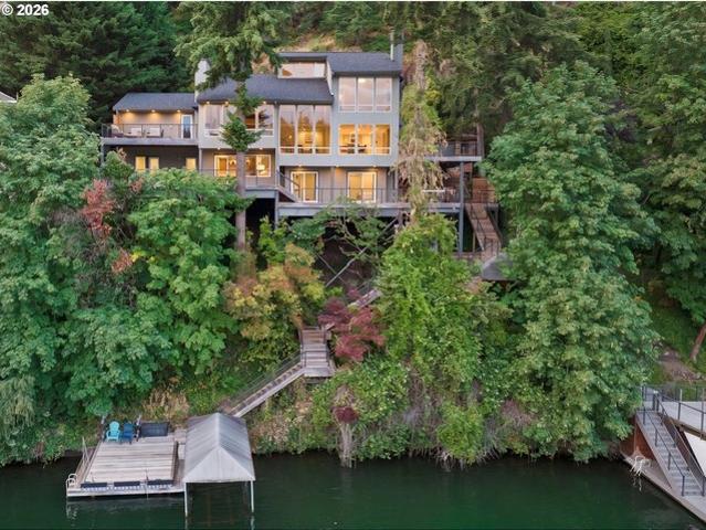 2236 Summit Ct, Lake Oswego, OR 97034