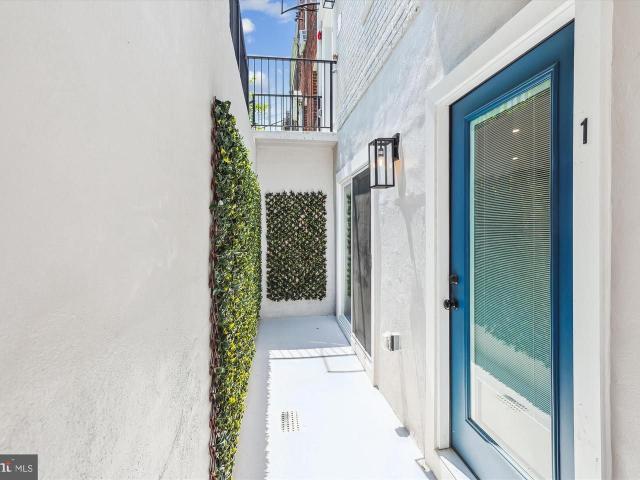 2236 40th Street NW Unit 1, Washington, US, DC