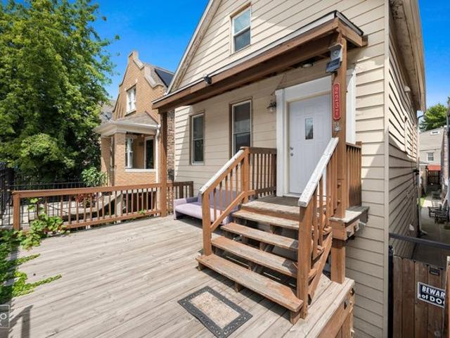 2237 S Oakley Ave, Chicago, IL 60608
