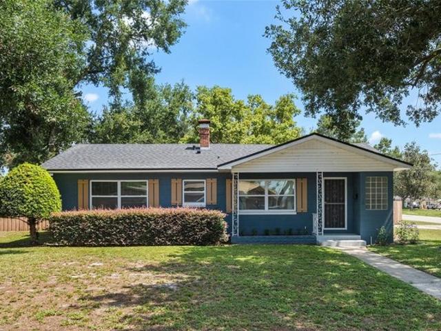 2237 Washington Rd, Mount Dora, FL 32757