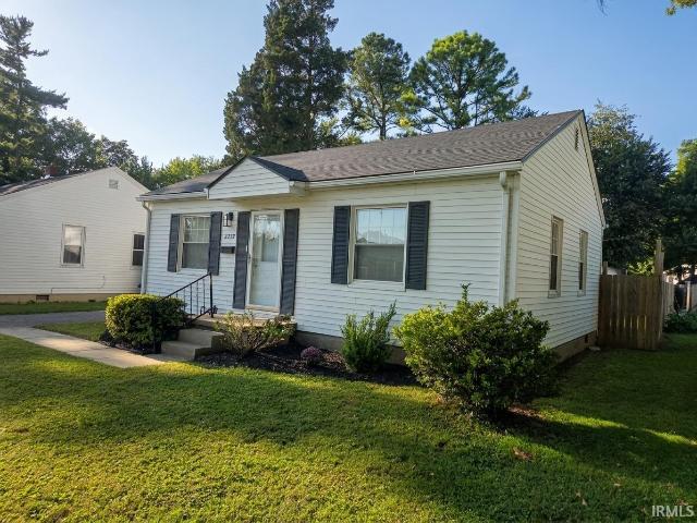 2238 E Iowa Street