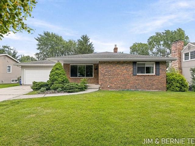 2238 Edgewood Ave SE, Grand Rapids, MI 49546