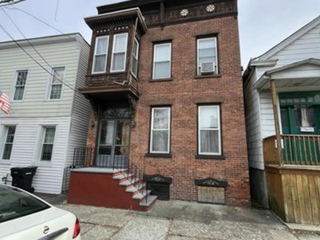 2238 14th St, Troy, NY 12180