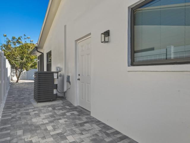22390 SW 66th Ave, Boca Raton, FL 33428 | MLS #B26031