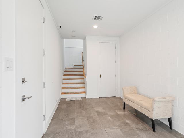 2239 N Macgregor Way