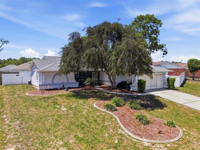 2239 Armadillo Ave, Spring Hill, FL 34609
