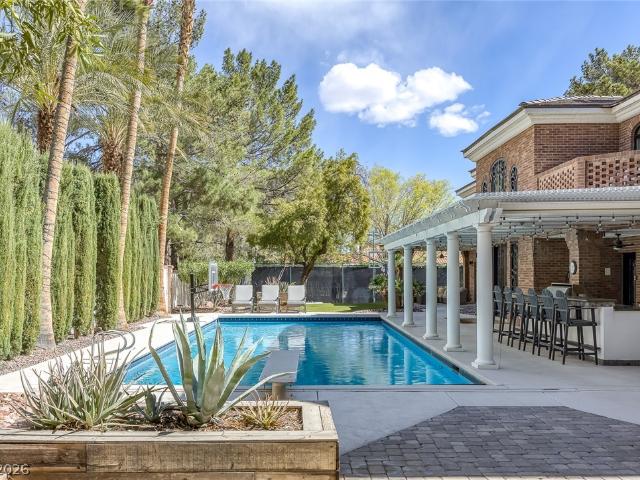 2239 Chatsworth Court