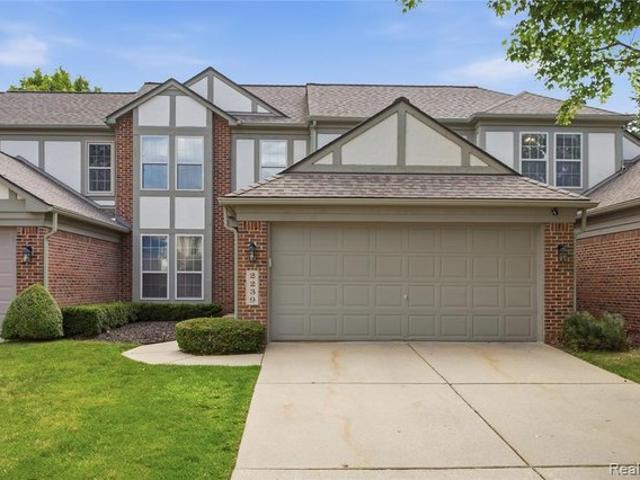2239 Lone Wolf Ln, Canton, MI 48188