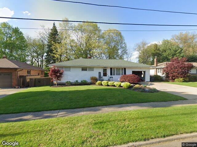 2239 Springfield Center Rd, Akron, OH 44312