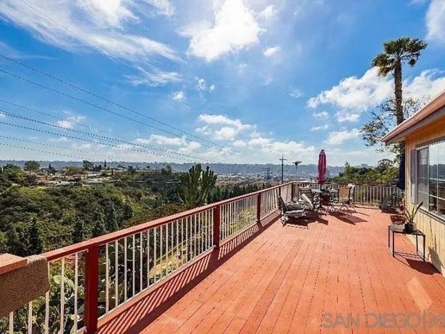 2239 2 Meadow Lark Dr, San Diego, CA 92123