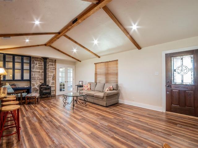 22303 Honeycomb Ln