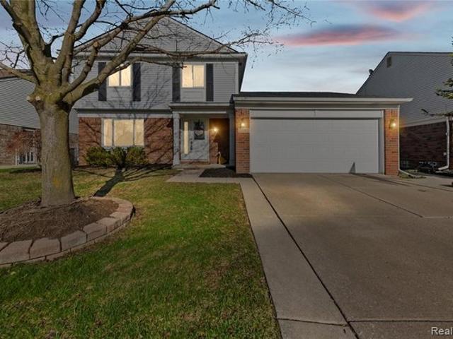 22303 Knollwood Dr, Brownstown Township, MI 48134