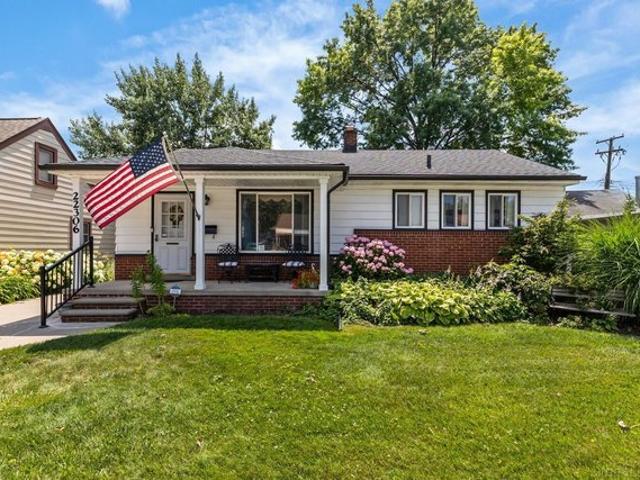 22306 Kramer St, Saint Clair Shores, MI 48080
