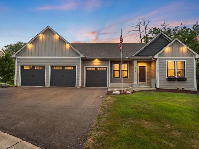 2230 Bentz Ct, Chanhassen, MN 55317