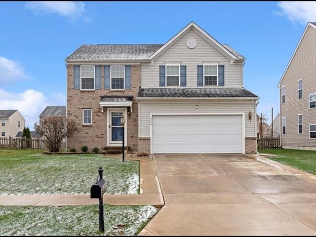 2230 Blazing Star Dr, Tipp City, OH 45371