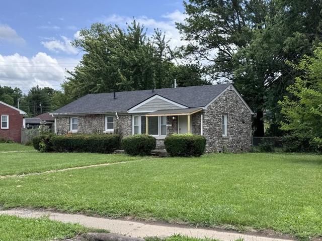 2230 Circle Dr, Lexington, KY 40505