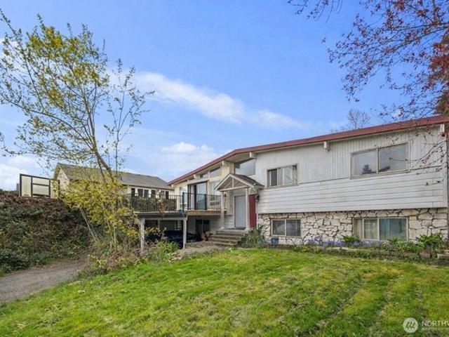 2230 S 253rd Pl, Des Moines, WA 98198