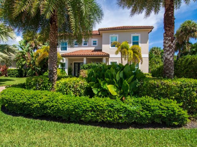 2230 Seaside St, Vero Beach, FL 32963 | MLS #287907
