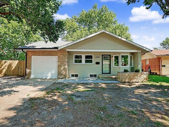 2230 W Manhattan Dr, Wichita, KS 67204