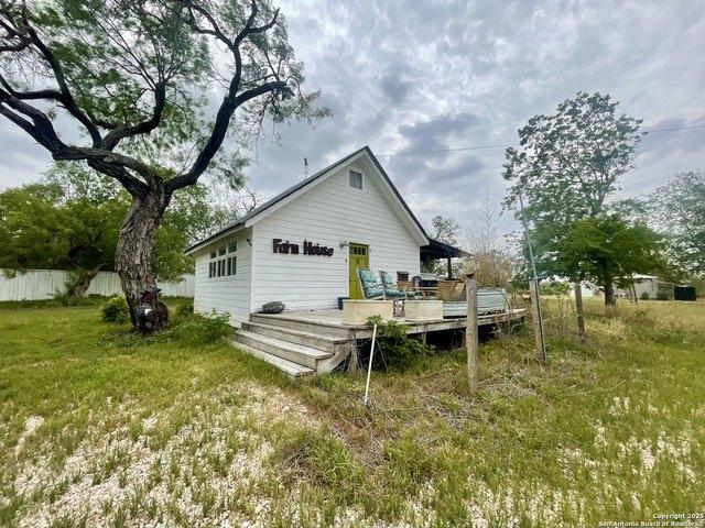 2230 Weil Rd, Marion, TX 78124