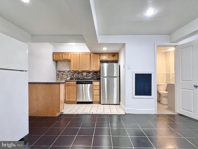 2230 00 Spruce St, Unit 301, Philadelphia, PA 19103 | MLS #PAPH2611 | Compass