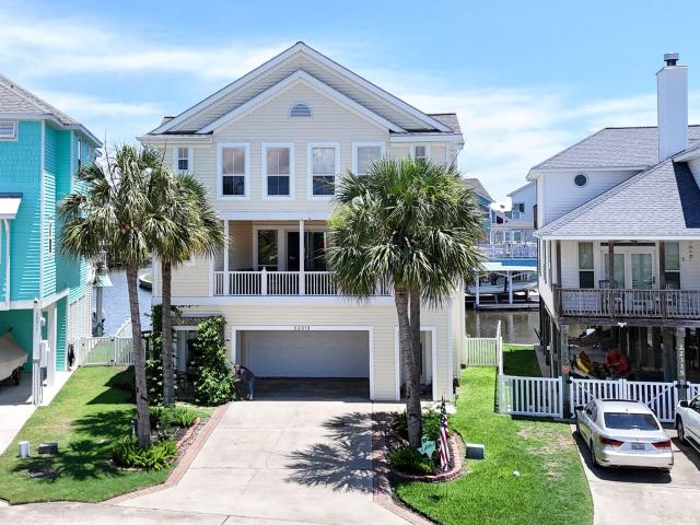 22313 Bay Vista