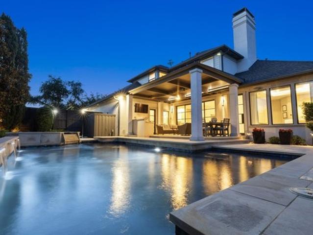2231 Clearspring Dr N, Irving, TX 75063