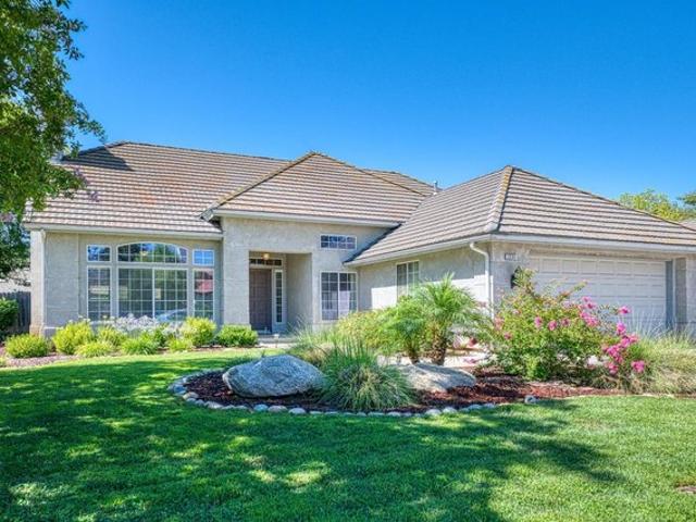 2231 E Pryor Dr, Fresno, CA 93720
