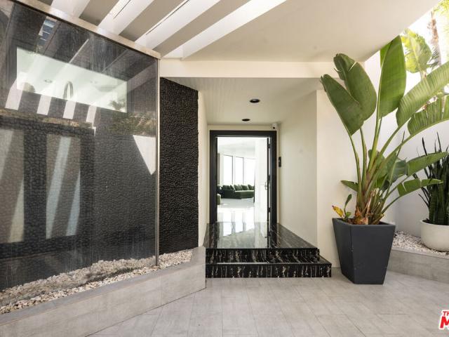 2231 Sunset Plaza Drive