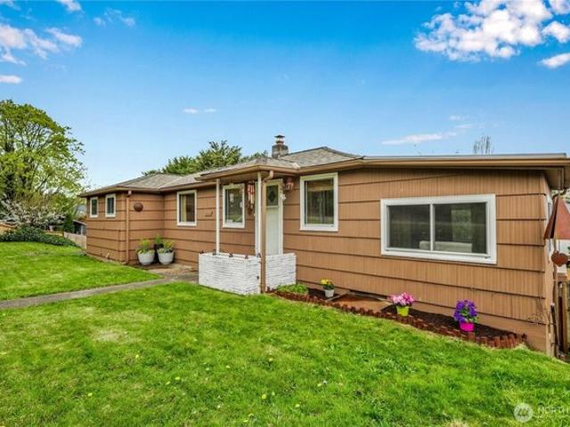 2231 th Ave S, Des Moines, WA 98198