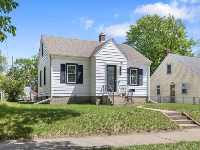 2231 14th St S, La Crosse, WI 54601