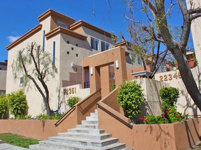 22321 Victory Blvd, Woodland Hills, CA 91303