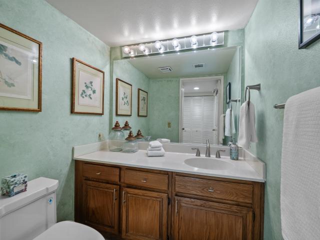 22327 Golden Canyon Cir, Chatsworth, CA 91311 | MLS #SR26072 | Compass
